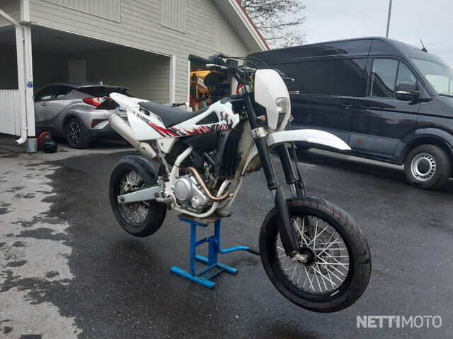 Husqvarna SMR 125 cm³ 2011 - Oulu - Moottoripyörä - Nettimoto