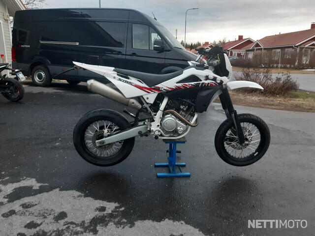 Husqvarna SMR 125 cm³ 2011 - Oulu - Moottoripyörä - Nettimoto