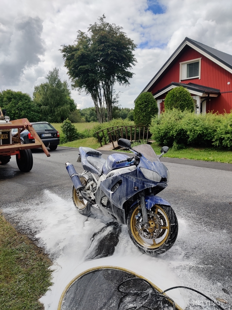 Yamaha YZF-R6 A2 600 cm³ 2001 - Mustasaari - Motorcycle - Nettimoto