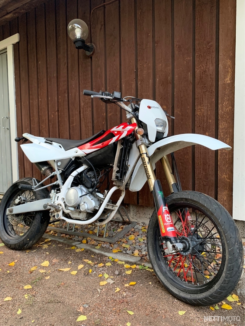 Husqvarna SMR Hermunen edition 125 cm³ 2011 - Hamina - Moottoripyörä - Nettimoto