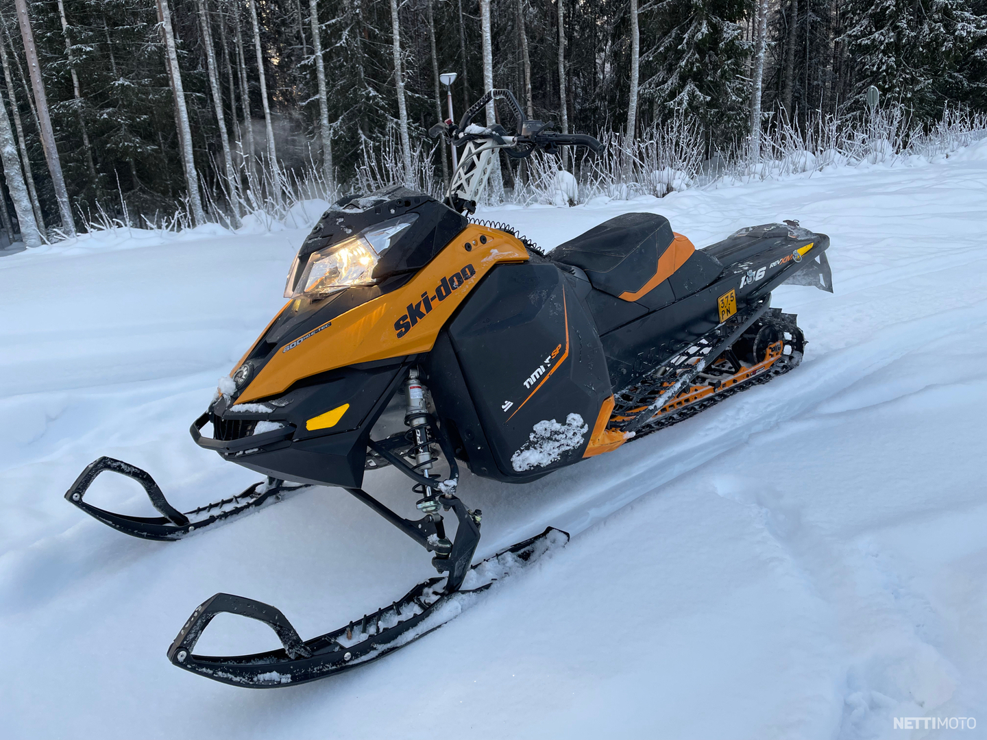 Ski-Doo Summit 600 cm³ 2015 - Rovaniemi - Moottorikelkka - Nettimoto