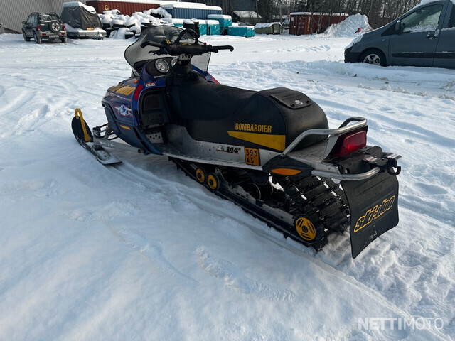 Ski-Doo Summit 800 800 cm³ 2002 - Inari - Moottorikelkka - Nettimoto