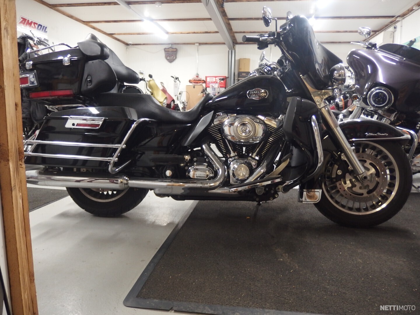 Harley-Davidson Touring FLHTC-U Ultra Classic Glide 1 600 cm³ 2009 ...