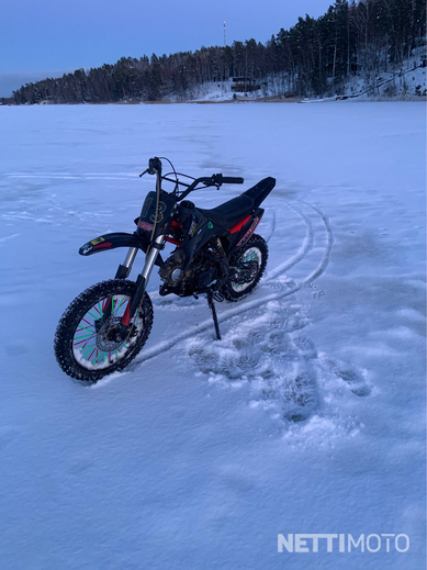 Apollo RFN Thunder 125 17 14 Apollo TTR 125 125 cm³ 2015 - Naantali ...