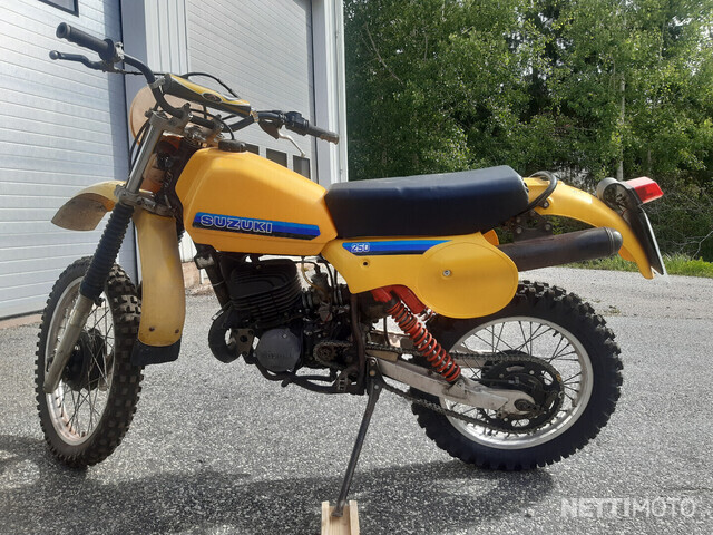 Suzuki pe 250 250 cm³ 1981 - Uusikaupunki - Moottoripyörä - Nettimoto