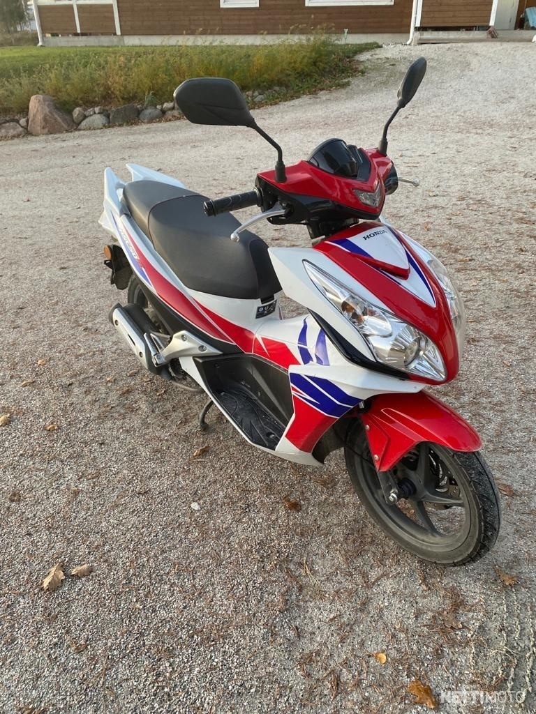 Honda NSC 50R 50 cm³ 2018 - Lohja - Scooter - Nettimoto