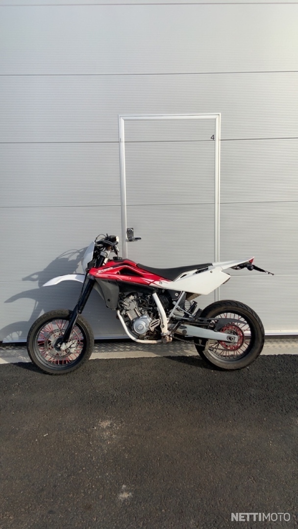 Husqvarna SMR 125 cm³ 2013 - Muurame - Moottoripyörä - Nettimoto