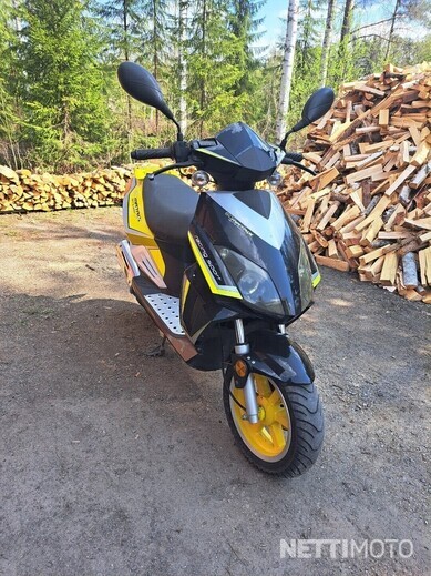 Keeway Matrix KEEWAY RACING 50 50 cm³ 2007 - Pertunmaa - Scooter ...