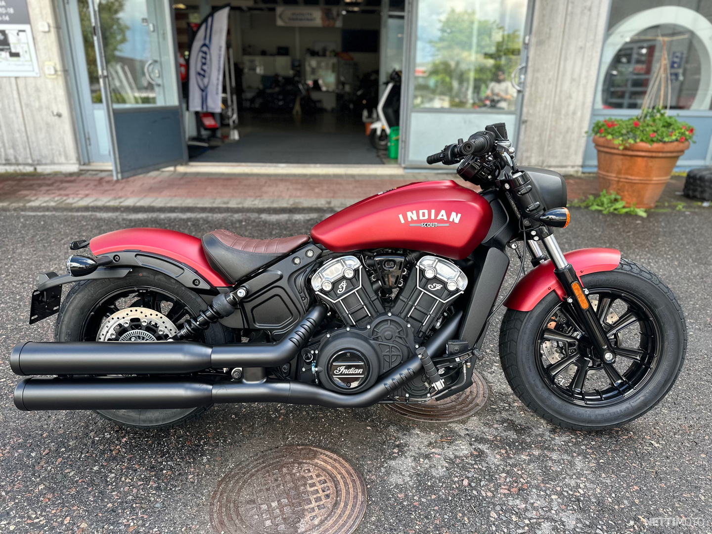 Indian Scout Bobber - Ruby Smoke 1 200 cm³ 2023 - Vantaa ...