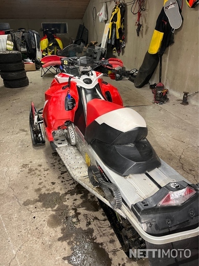 Lynx Rave RE 800R powerTek Männät vaihdettu 800 cm³ 2010 - Vöyri ...