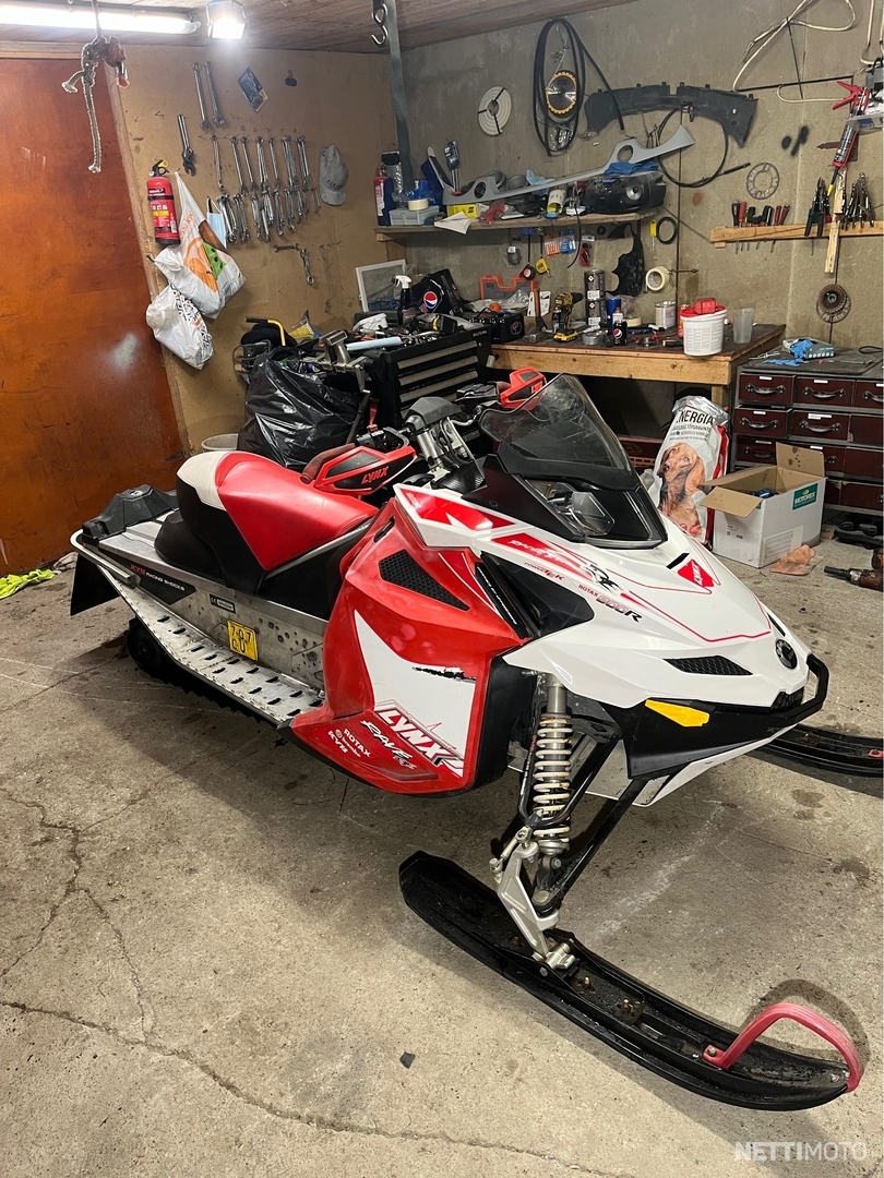 Lynx Rave RE 800R powerTek Männät vaihdettu 800 cm³ 2010 - Vöyri ...