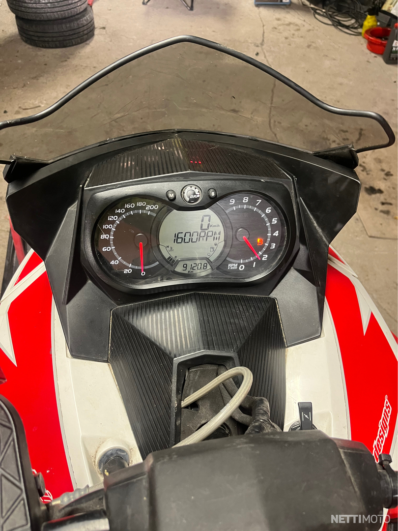 Lynx Rave RE 800R powerTek Männät vaihdettu 800 cm³ 2010 - Vöyri ...