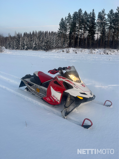 Lynx Rave RE 800R powerTek Männät vaihdettu 800 cm³ 2010 - Vöyri ...