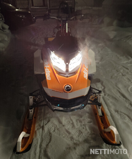 Ski-Doo Summit Summit 165 850 E-TEC 850 cm³ 2017 - Muhos ...