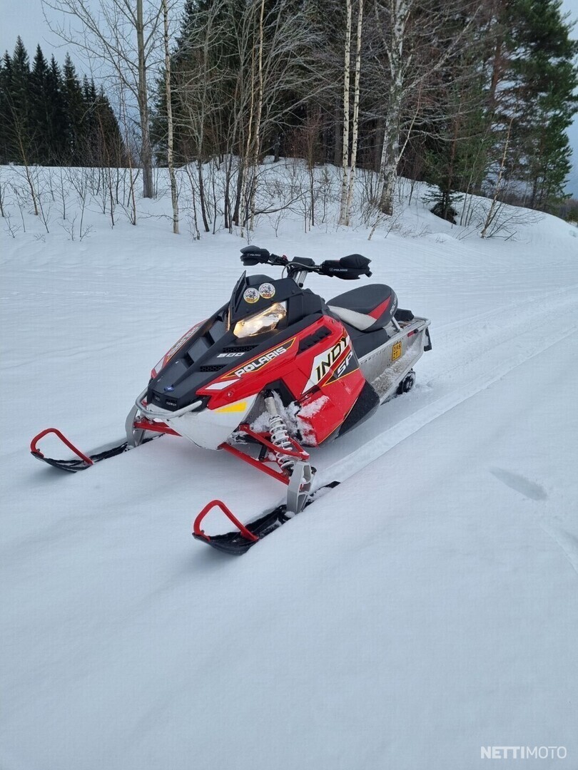 Polaris Indy 800 SP 800 cm³ 2014 - Kaavi - Moottorikelkka - Nettimoto