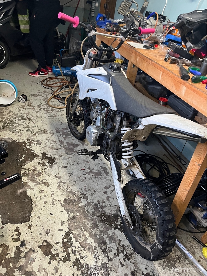 BSE - 150 cm³ 1901 - Muhos - Moottoripyörä - Nettimoto