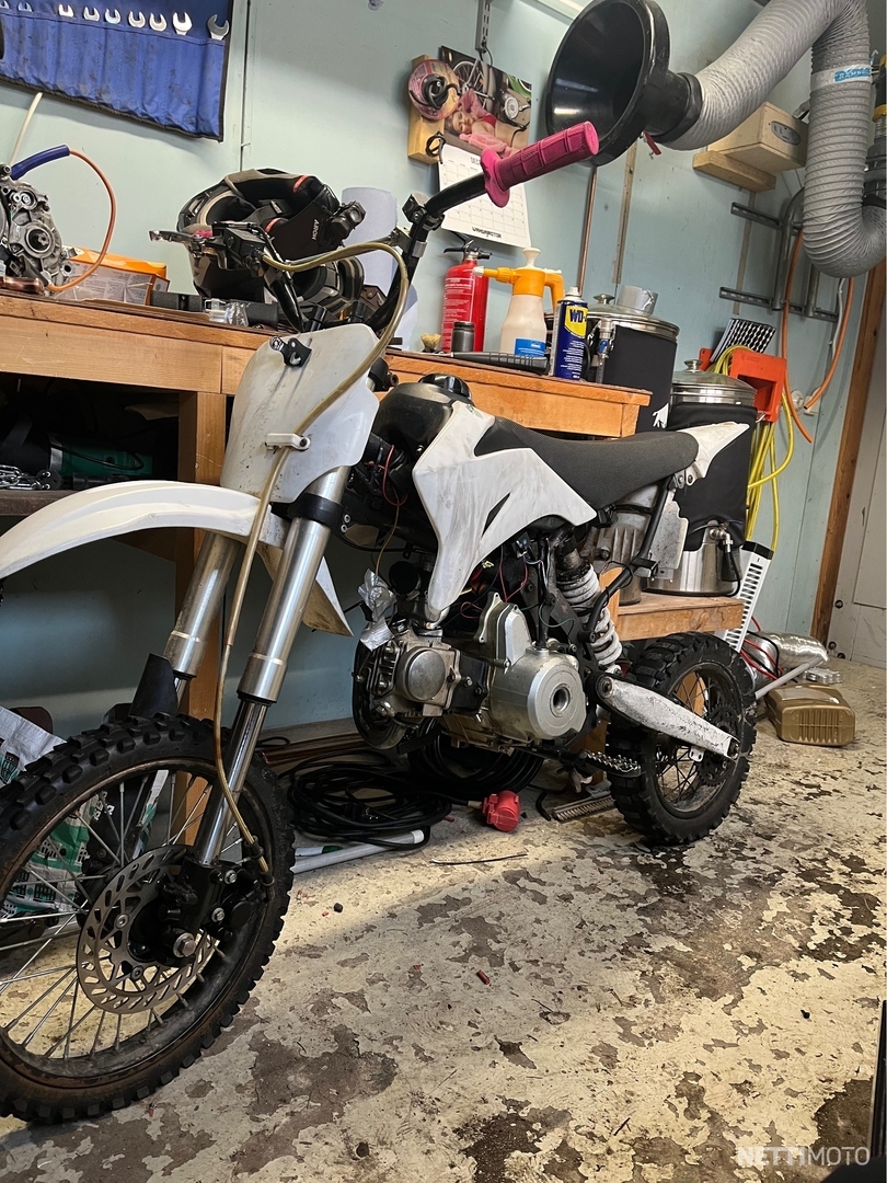 BSE - 150 cm³ 1901 - Muhos - Moottoripyörä - Nettimoto