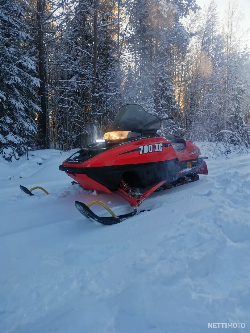 Polaris 700 XC SP Deluxe 700 cm³ 2000 - Oulu - Moottorikelkka - Nettimoto
