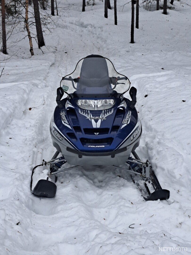 Polaris 550 Edge Touring 550 cm³ 2004 - Rovaniemi - Moottorikelkka ...