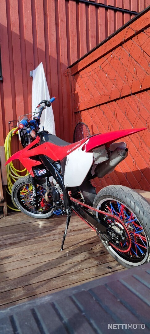 HM CRM 50 cm³ 2013 - Loppi - Moped - Nettimoto