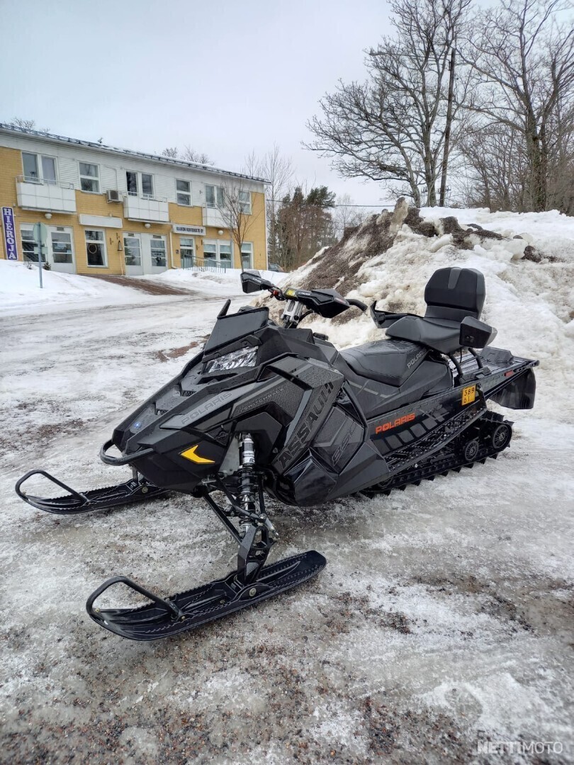 Polaris Axys 850 Switchback Assault tuplapenkillä 850 cm³ 2020 ...