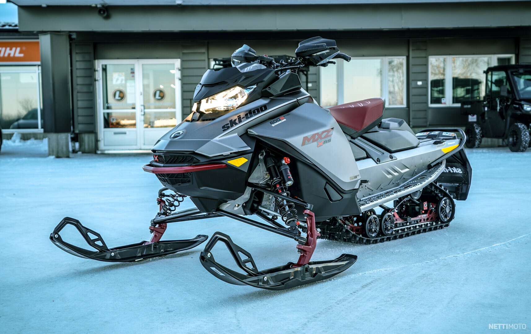 Ski-Doo MX Z X-RS 600R E-TEC 129"/1.5" Ice Ripper XT Electric Start ...