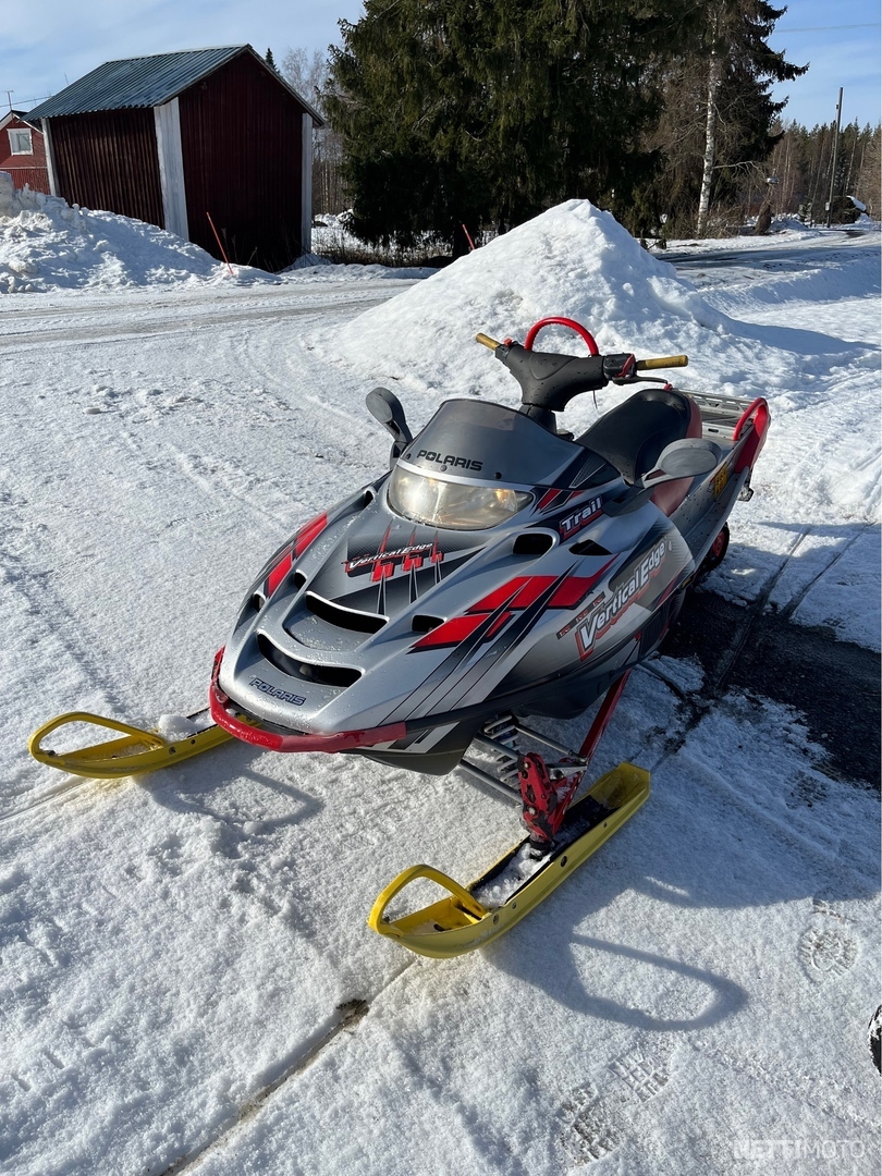 Polaris 550 RMK Vertical Edge 550 cm³ 2004 - Alavieska - Moottorikelkka ...