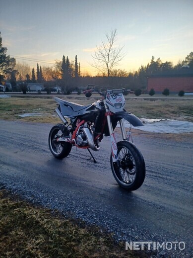 Husqvarna SM 125 125 cm³ 2008 - Turku - Moottoripyörä - Nettimoto