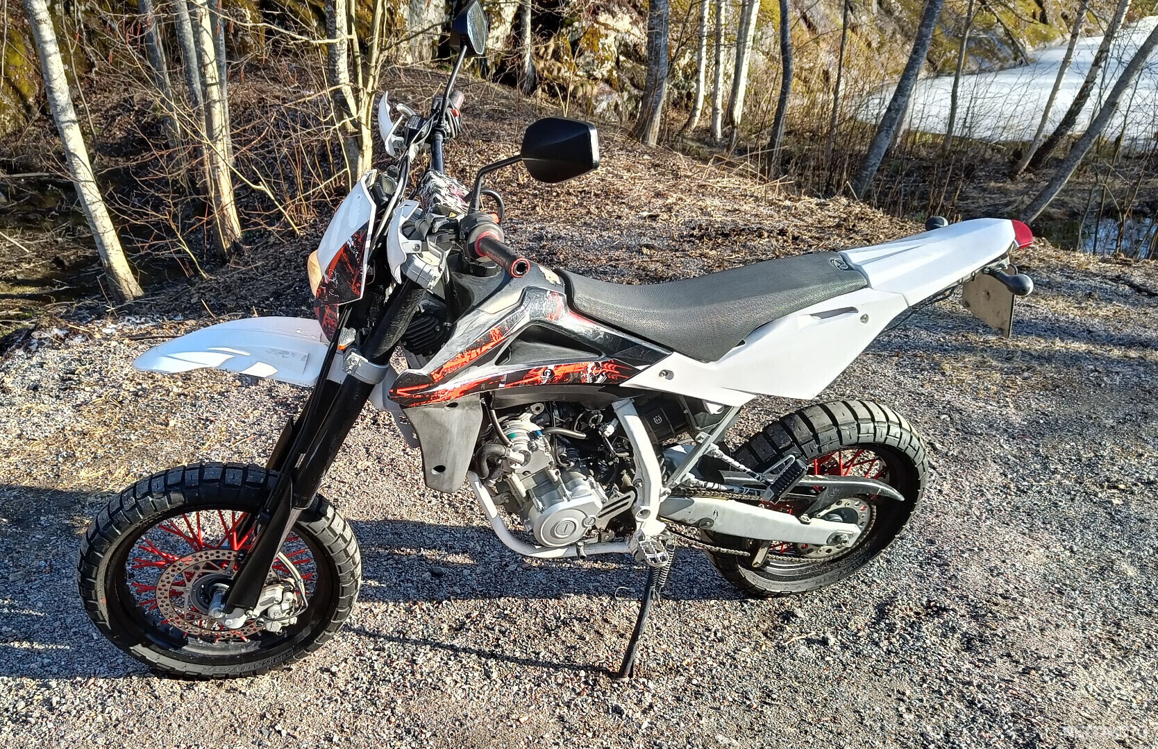 Husqvarna SMR 125 cm³ 2012 - Mikkeli - Moottoripyörä - Nettimoto