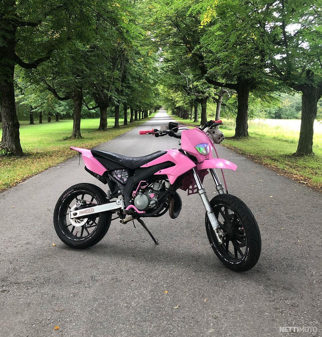Derbi X-Treme Pinkki 50 cm³ 2012 - Lohja - Mopo - Nettimoto