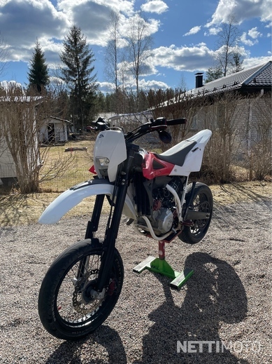 Husqvarna SMR 125 cm³ 2013 - Jyväskylä - Moottoripyörä - Nettimoto