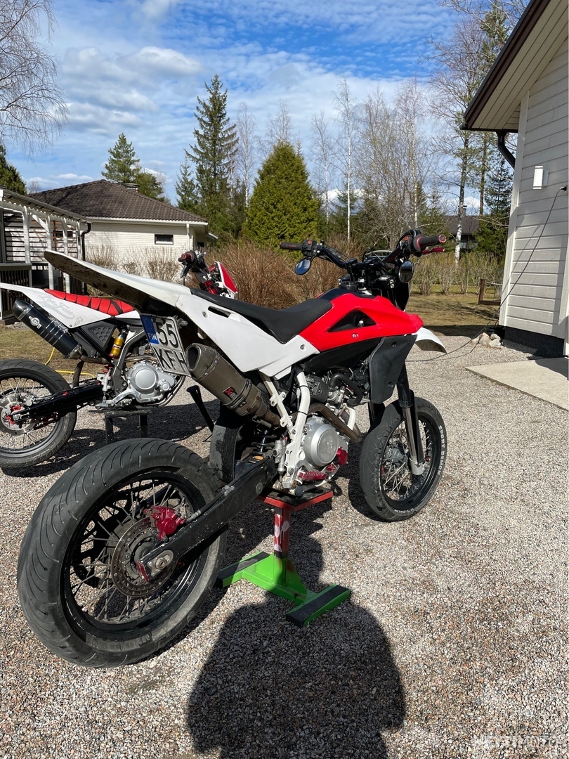 Husqvarna SMR 125 cm³ 2013 - Jyväskylä - Moottoripyörä - Nettimoto