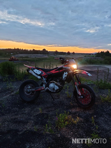 Husqvarna SMR 125 cm³ 2012 - Siilinjärvi - Moottoripyörä - Nettimoto