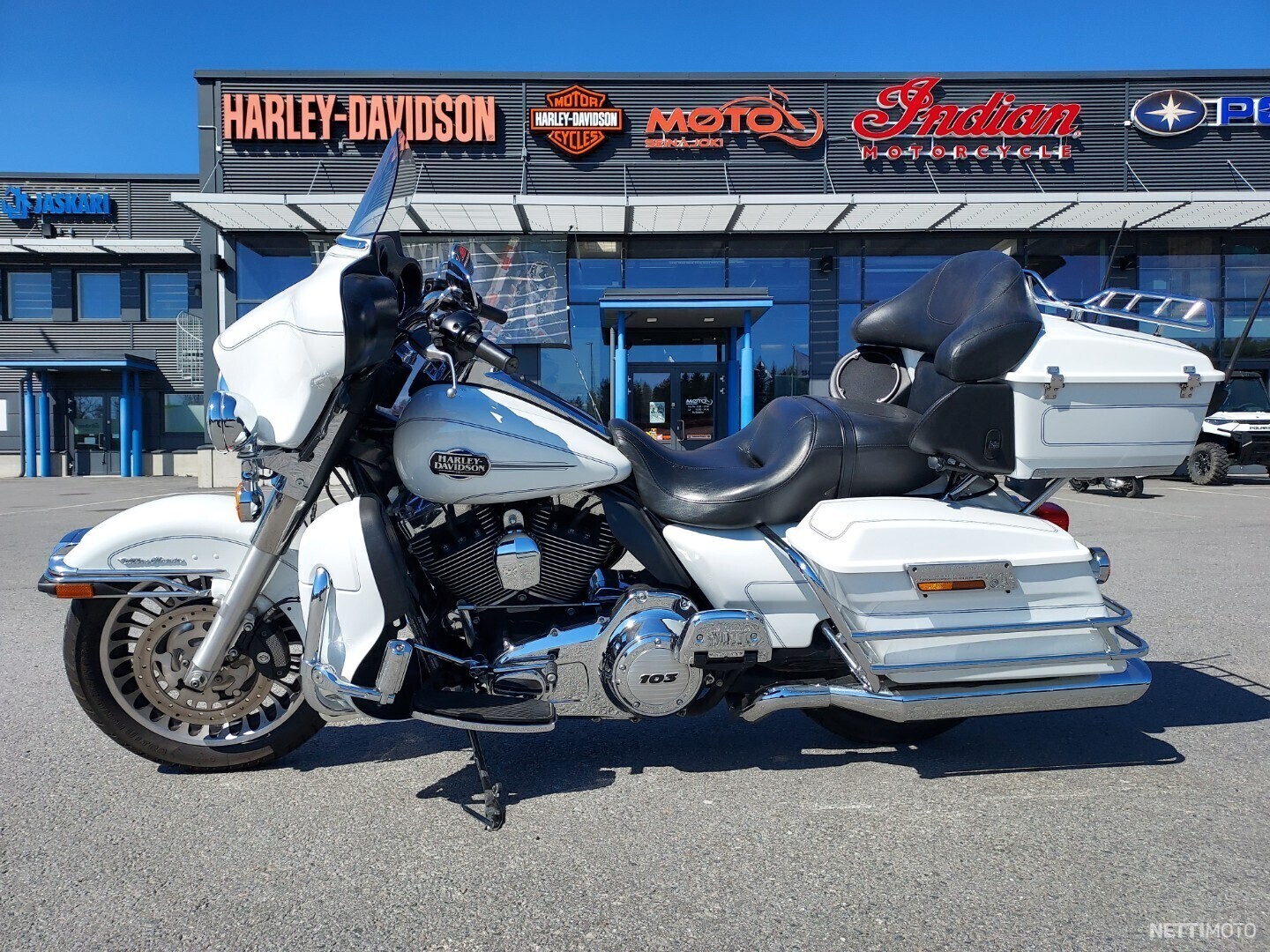 Harley-Davidson Touring FLHTC-U Ultra Classic Glide 1 700 cm³ 2012 ...