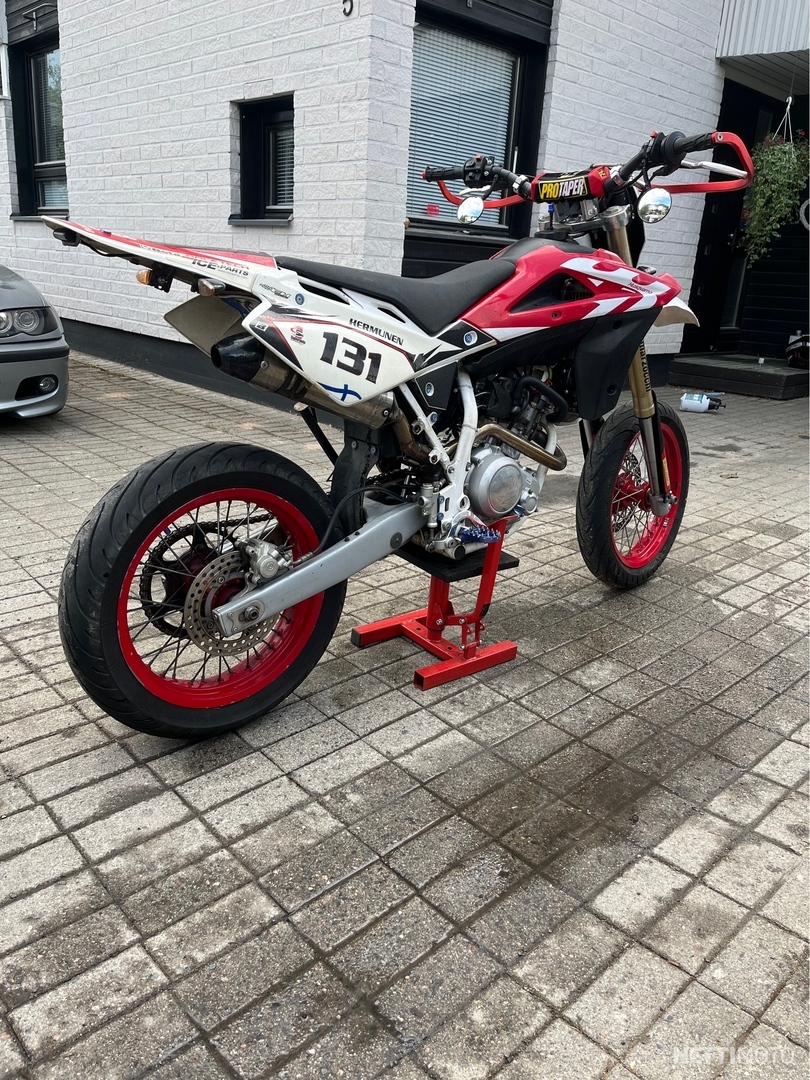 Husqvarna SMR Hermunen edition 125 cm³ 2011 - Ulvila - Moottoripyörä - Nettimoto