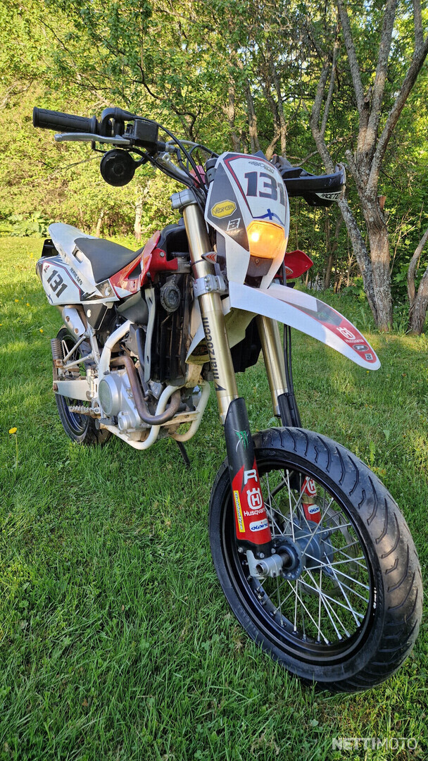 Husqvarna SMR 125 Hermunen 125 cm³ 2011 - Vantaa - Moottoripyörä - Nettimoto