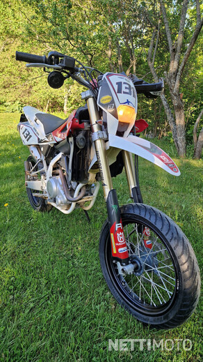 Husqvarna SMR 125 Hermunen 125 cm³ 2011 - Vantaa - Moottoripyörä - Nettimoto