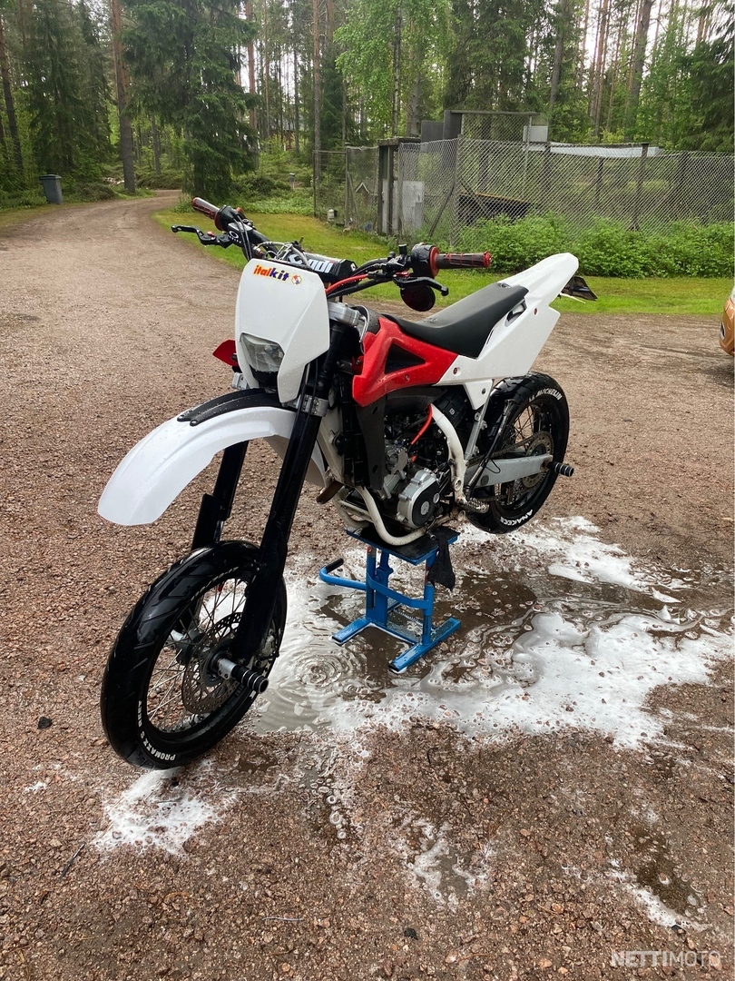 Husqvarna SMR 125 cm³ 2013 - Oulu - Moottoripyörä - Nettimoto