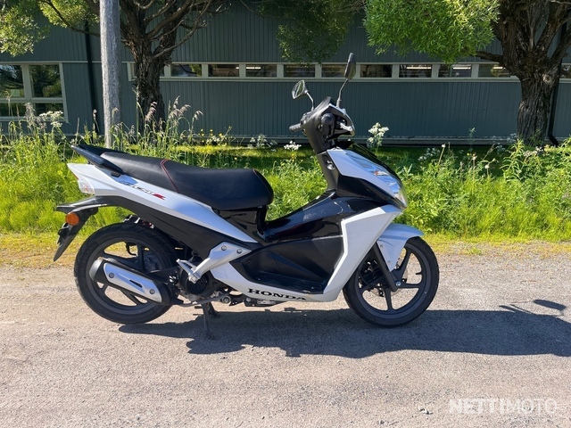 Honda NSC 50R 50 cm³ 2015 - Muhos - Skootteri - Nettimoto