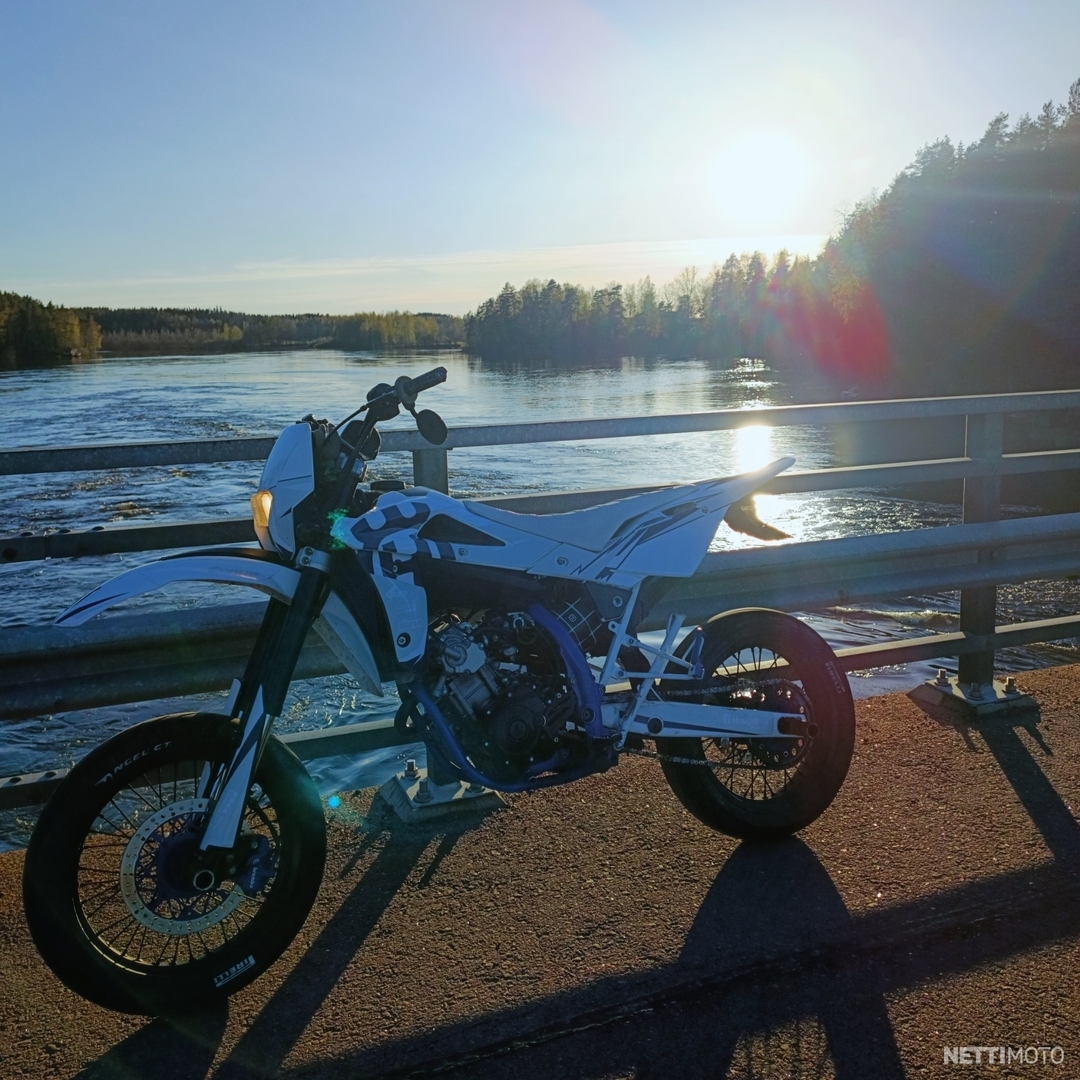 Husqvarna SMR 125 125 cm³ 2012 - Lahti - Moottoripyörä - Nettimoto