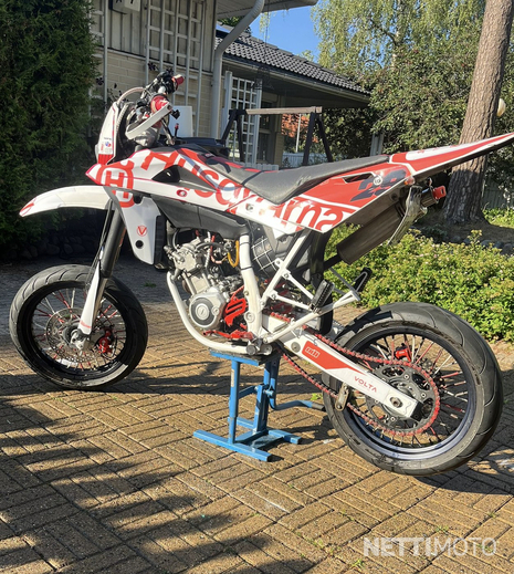 Husqvarna SMR 4t (180) 125 cm³ 2012 - Vantaa - Moottoripyörä - Nettimoto