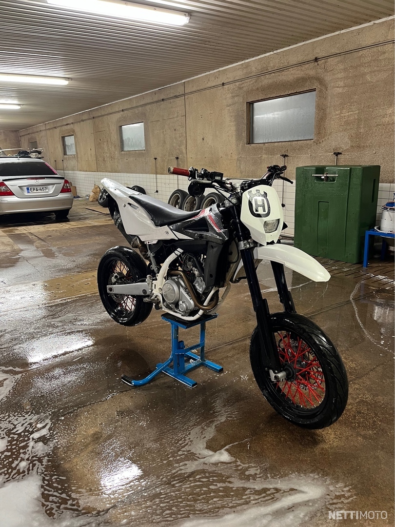 Husqvarna SMR 125 cm³ 2010 - Huittinen - Moottoripyörä - Nettimoto