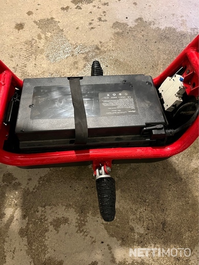 Skyteam MadNut e-Mini Electric 2023 - Lempäälä - Mopo - Nettimoto