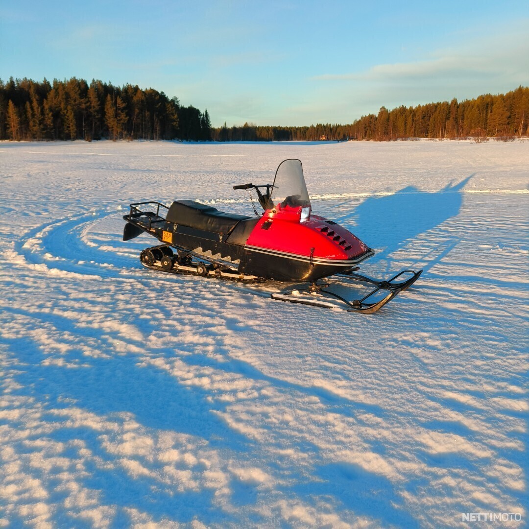Lynx 250 Yamaha 340 350 cm³ 1989 - Kemijärvi - Moottorikelkka - Nettimoto