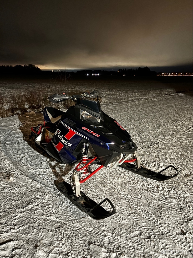 Polaris 800 Rush 800 cm³ 2011 - Oulu - Moottorikelkka - Nettimoto