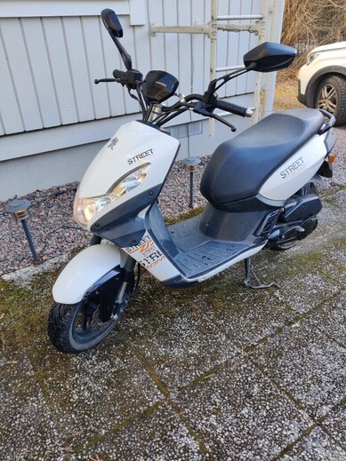 Peugeot Street Zone 50 cm³ 2014 - Espoo - Skootteri - Nettimoto