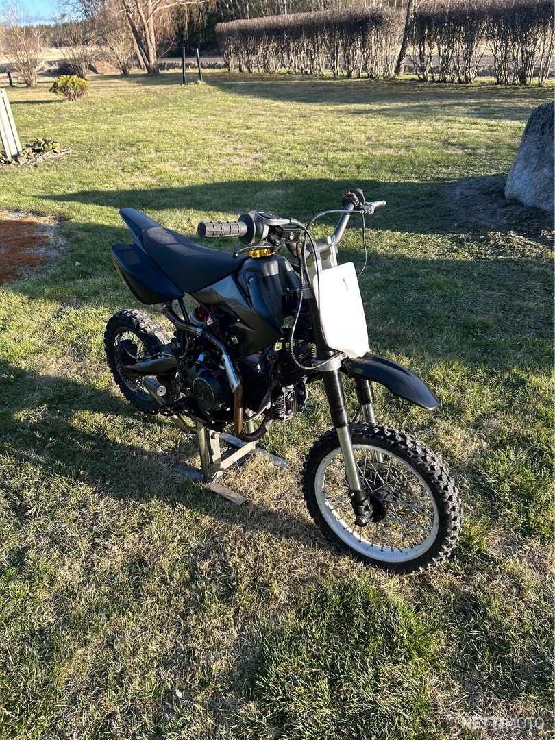 BSE - 150 cm³ 2014 - Vaasa - Moottoripyörä - Nettimoto