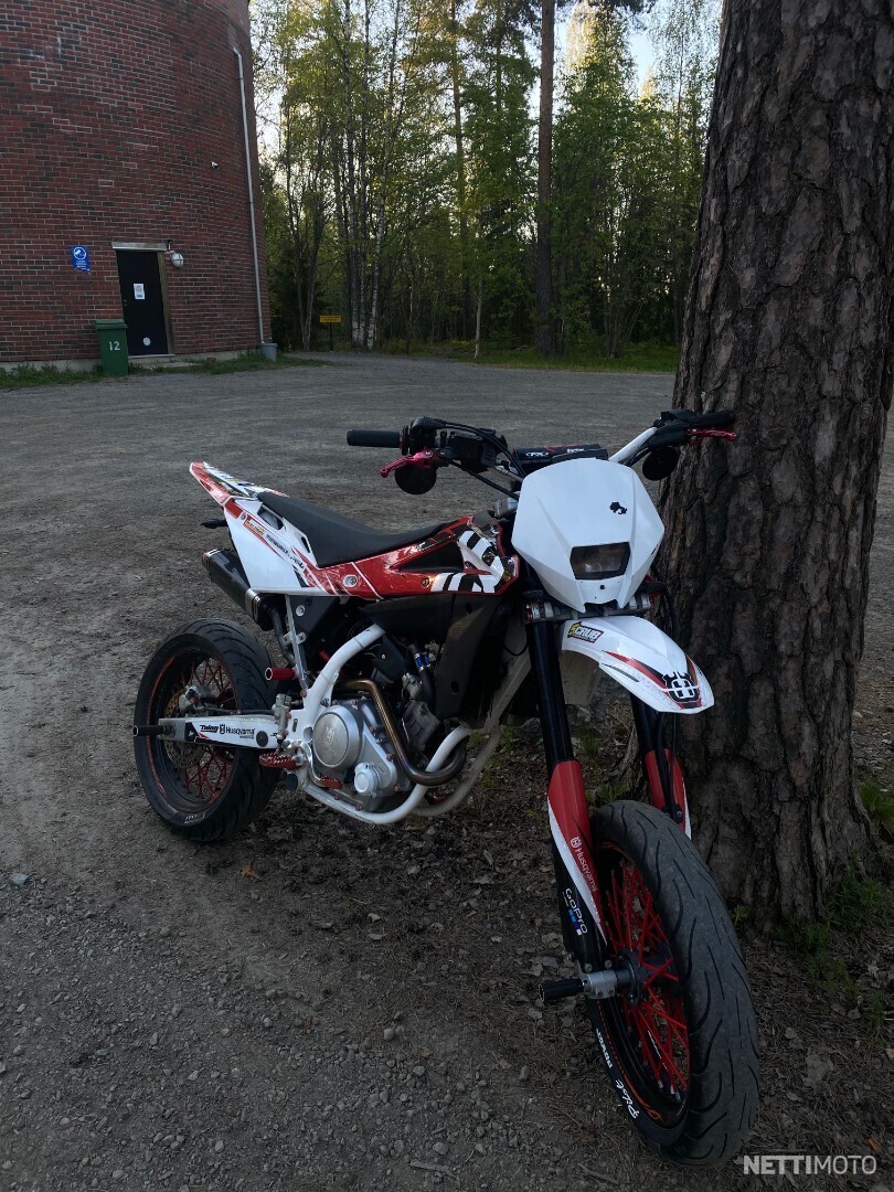 Husqvarna SMR 125 cm³ 2013 - Pälkäne - Moottoripyörä - Nettimoto