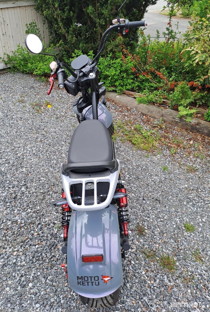 Motokettu Royal Sähköskootteri Motokettu Master Fly 2,4 kWh 1000W 25 km ...