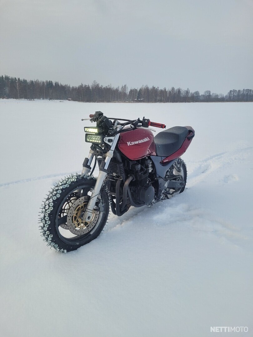 Kawasaki ZR-7 Arvostelut motosta - Lue käyttäjien motoarvostelut - Nettimoto